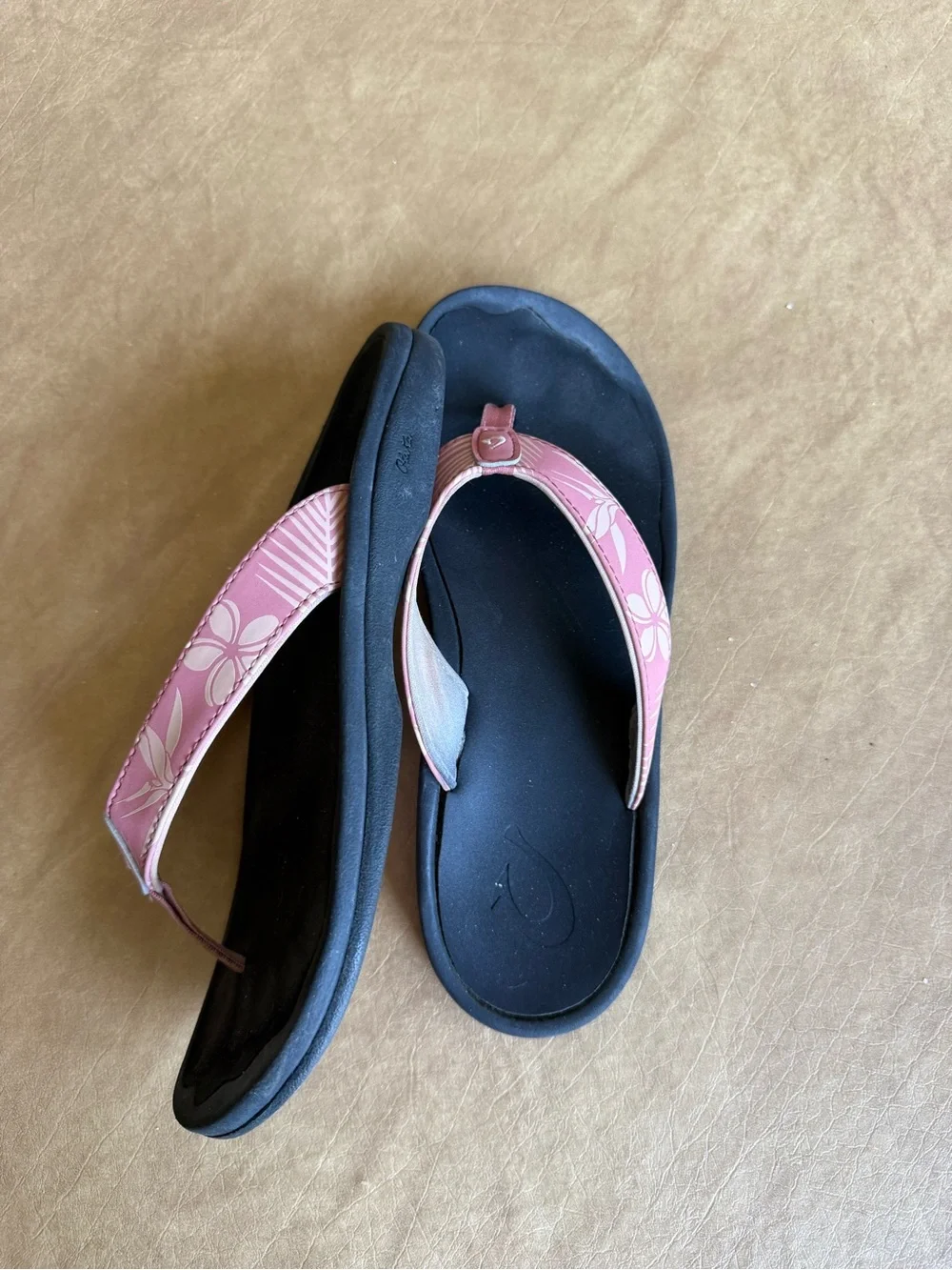 OluKai | Shoes | Olukai Pink Floral Thong Sandals With Black Footbed ...